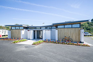 New modern amenities block opens at award-winning holiday park